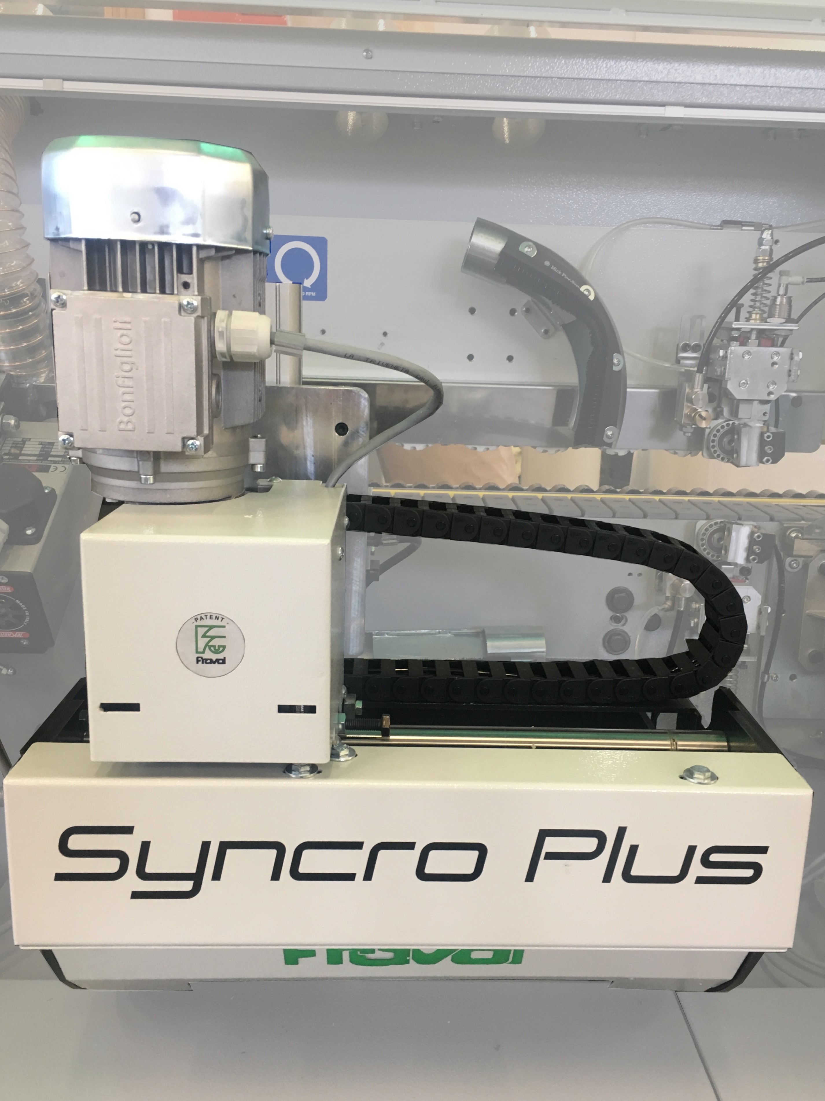 Corner rounding unit “Syncro Plus” - Fravol